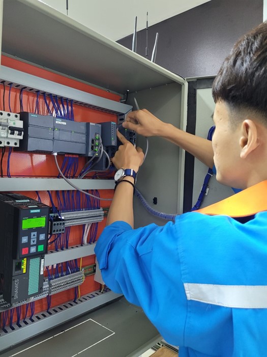 Khóa đào tạo nâng cao “Ứng dụng Scalance XC208 và S615 trong an toàn và ...