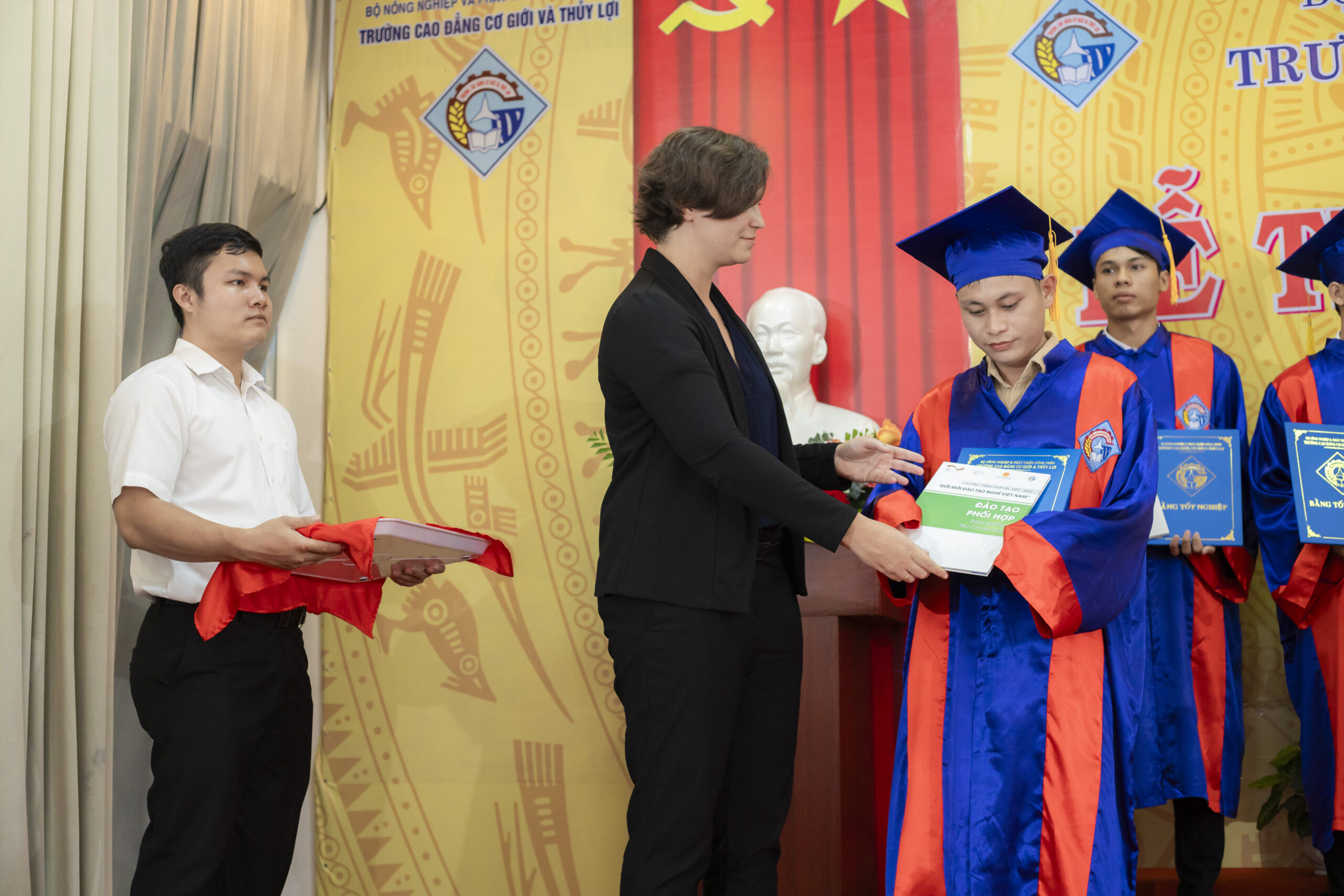 Graduation Ceremony for students of the first pilot class K40 – German ...